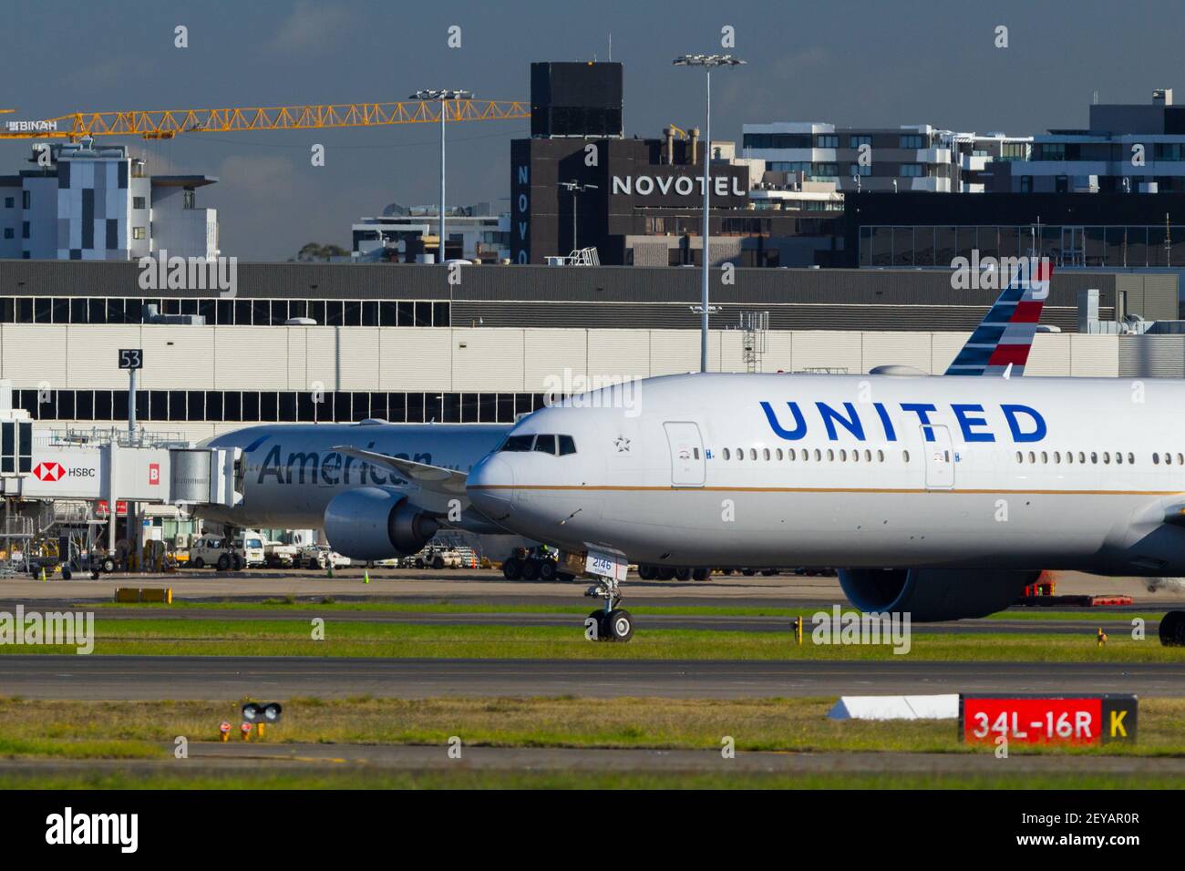 Aircraft roll in roll out hi-res stock photography and images - Alamy