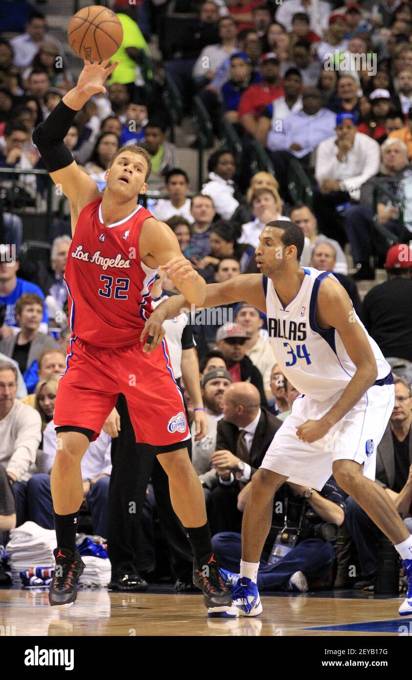 The Los Angeles Clippers' Blake Griffin (32) retrieves a pass as the ...