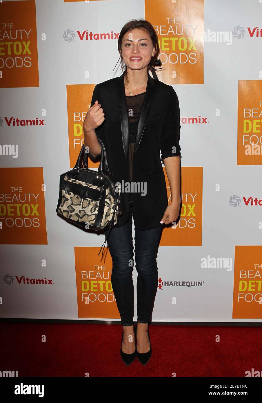 26 March 2013 - Hollywood, California - Phoebe Tonkin. Celebrity ...