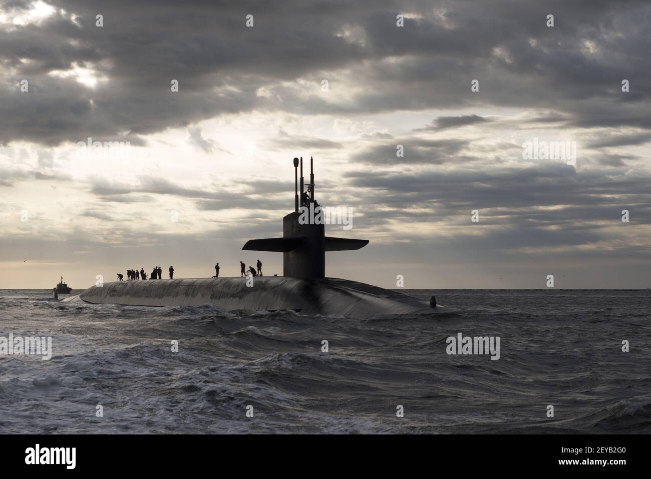 The ballistic missile submarine USS Rhode Island (SSBN 740) returns to ...