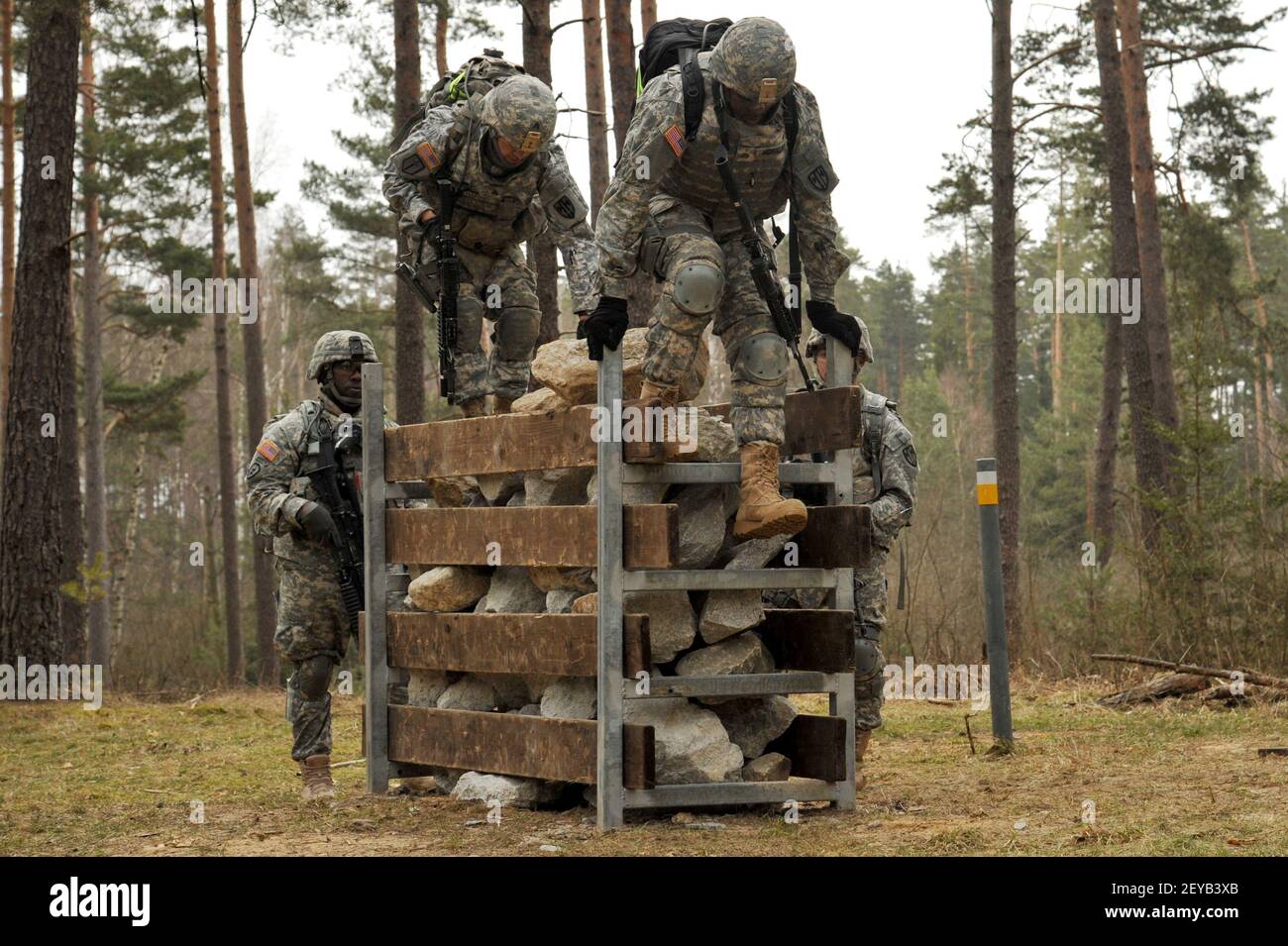 U.S. Soldiers with the 615th Military Police (MP) Company, 709th MP ...