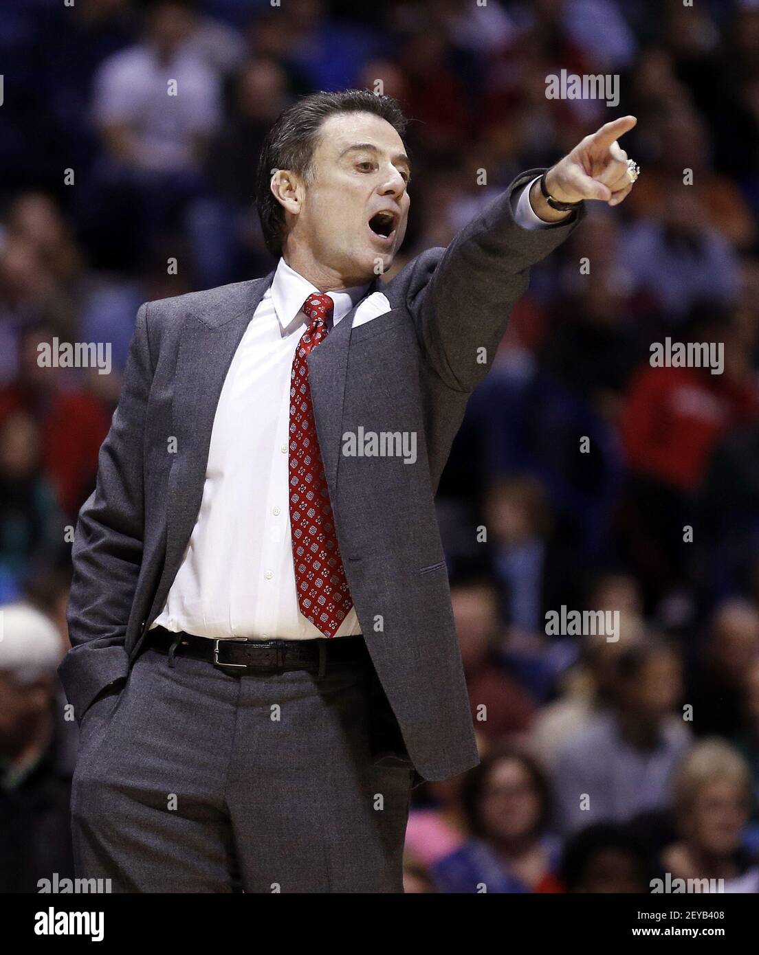 Louisville head coach Rick Pitino directs his team in in first half ...