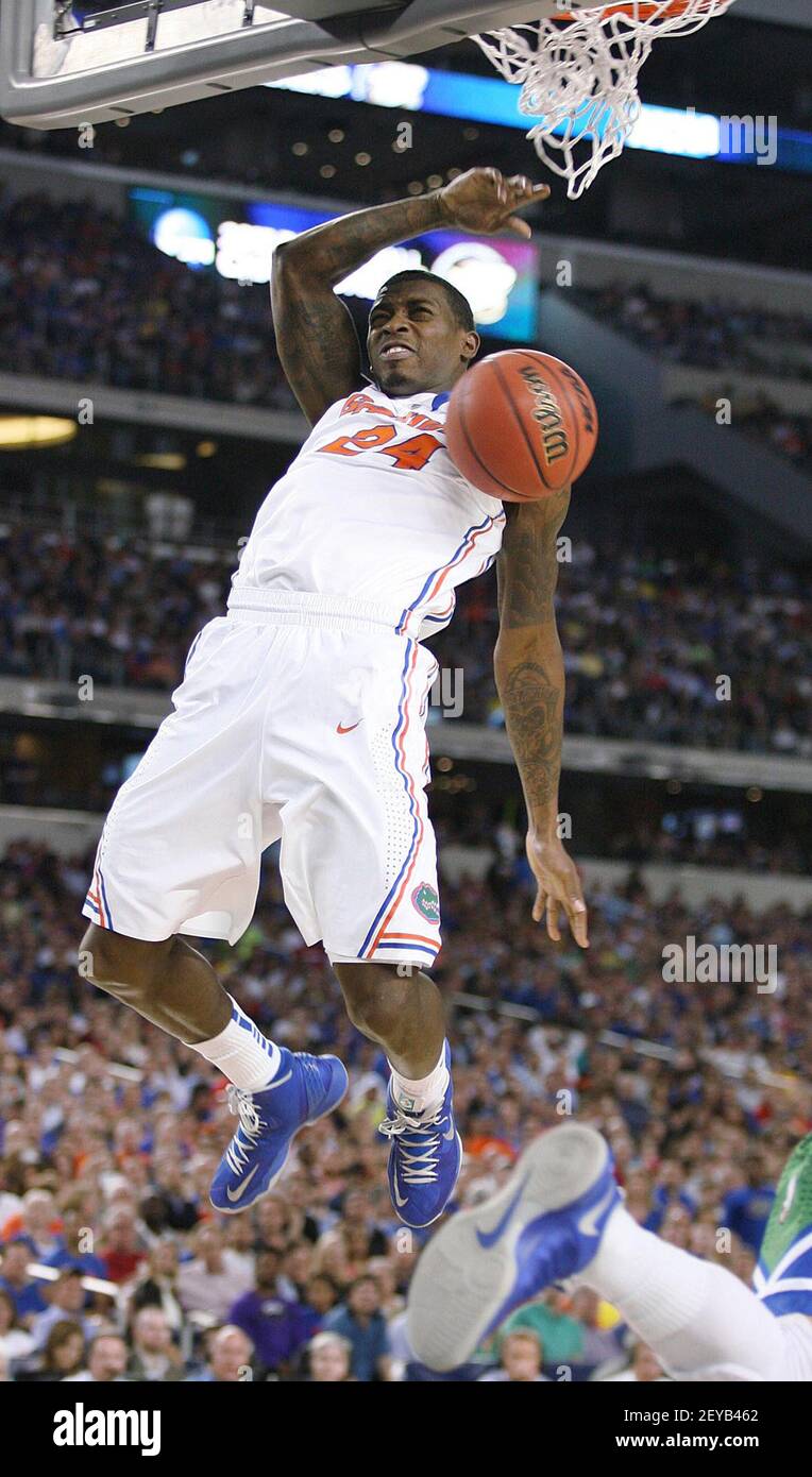 Florida's Casey Prather dunks in the first half against Florida Gulf ...