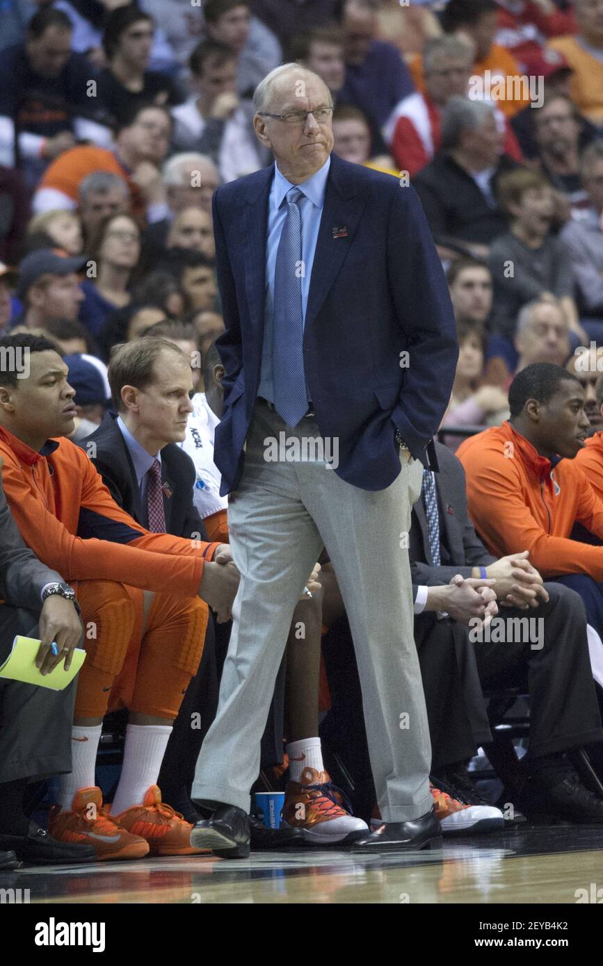 Syracuse head coach Jim Boeheim paces the sideline in the first half of ...