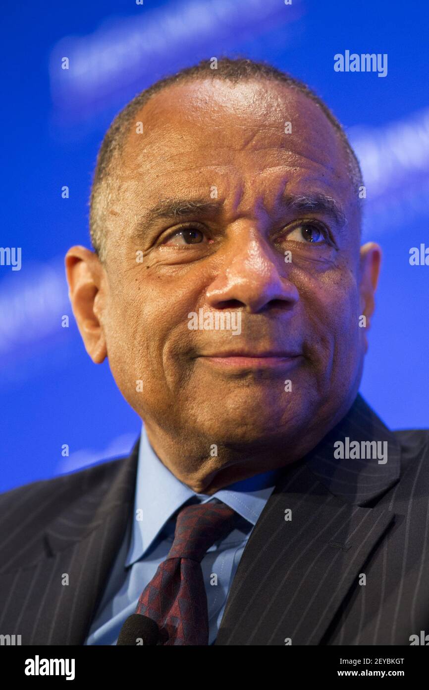American Express Chief Executive Office (CEO) Kenneth Chenault ...