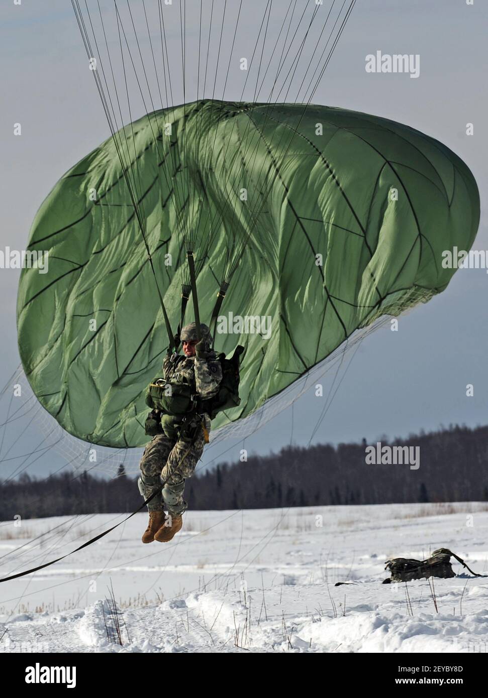 Soldiers assigned to U.S. Army Alaska's 425th Brigade Special Troops ...