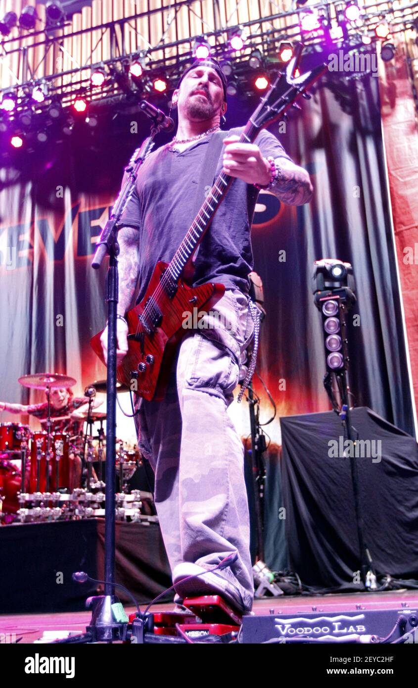 Sevendust hi-res stock photography and images - Alamy