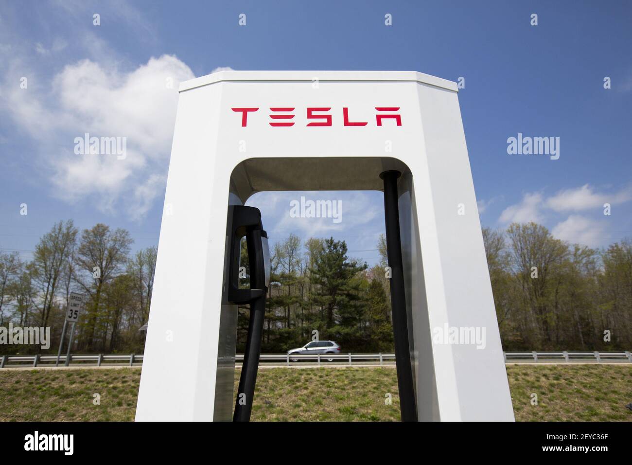 A Tesla electric vehicle Supercharging Station along Interstate 95 in ...