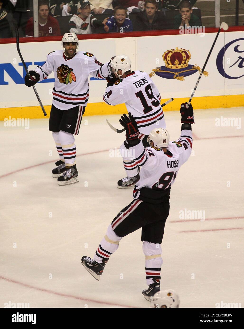 Chicago Blackhawks defenseman Johnny Oduya (27) celebrates after ...