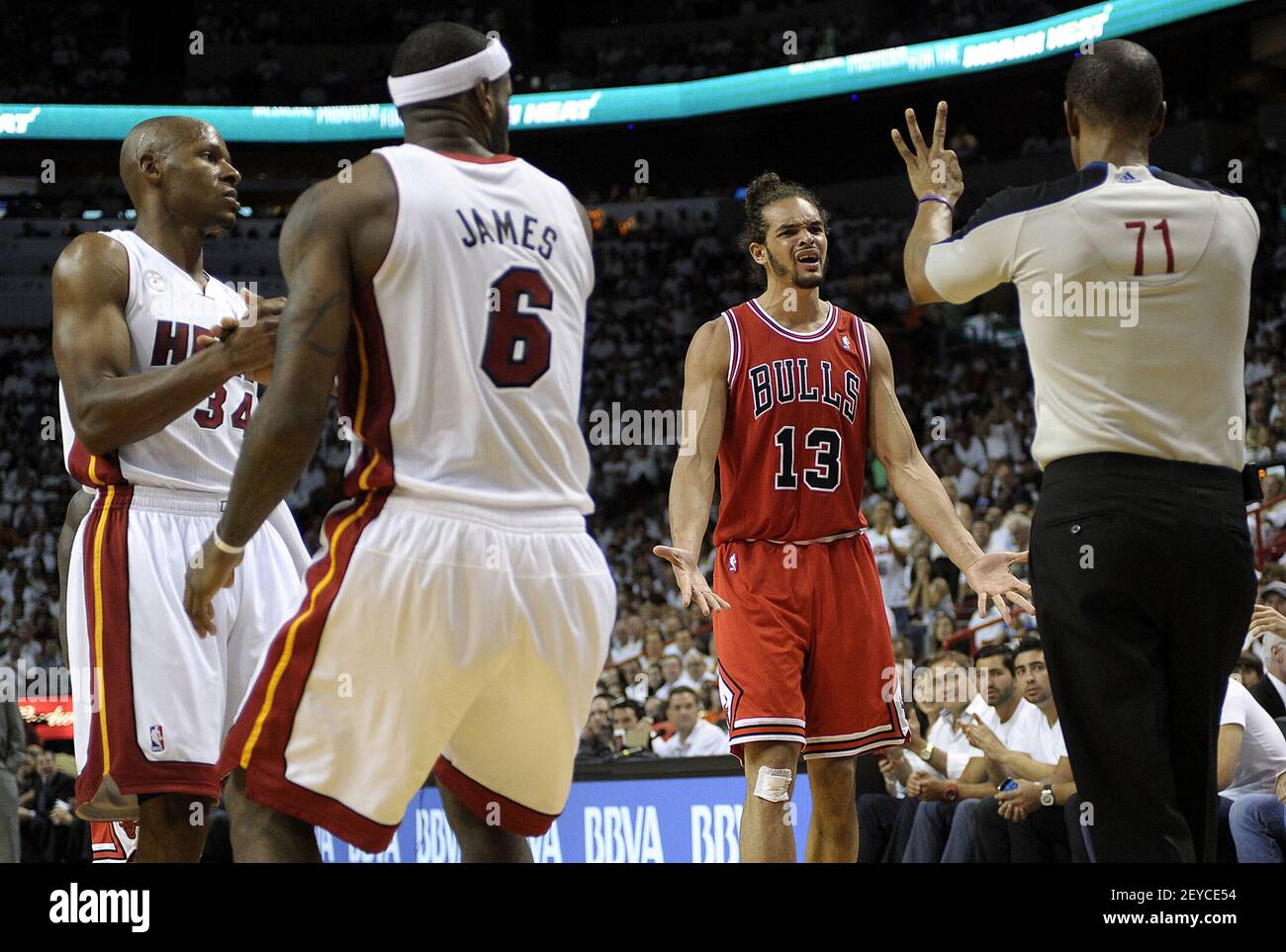 Chicago Bulls center Joakim Noah complains to referee Rodney Mott after ...