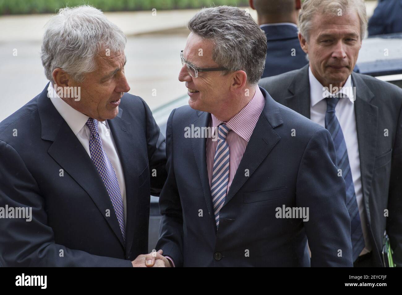 Secretary of Defense Chuck Hagel hosts an honor cordon to welcome ...