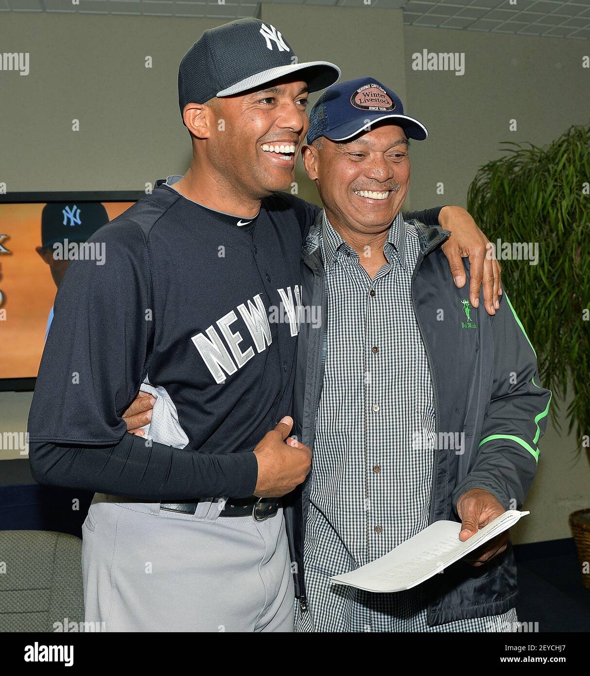 New York Yankees relief pitcher Mariano Rivera, left, embraces Hall of ...