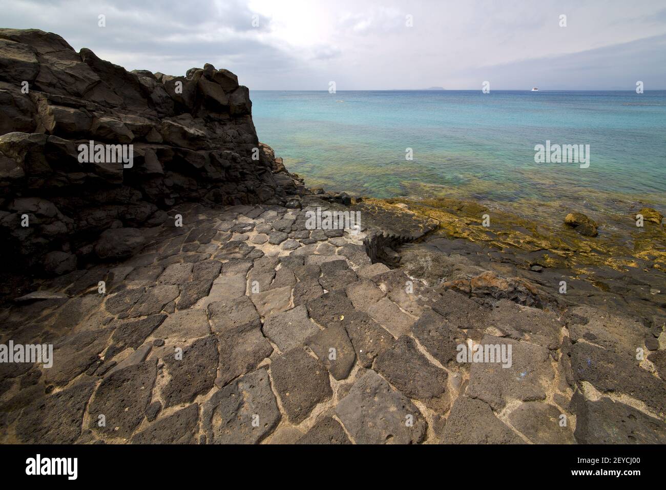Bush africa coastline boat hi-res stock photography and images - Alamy