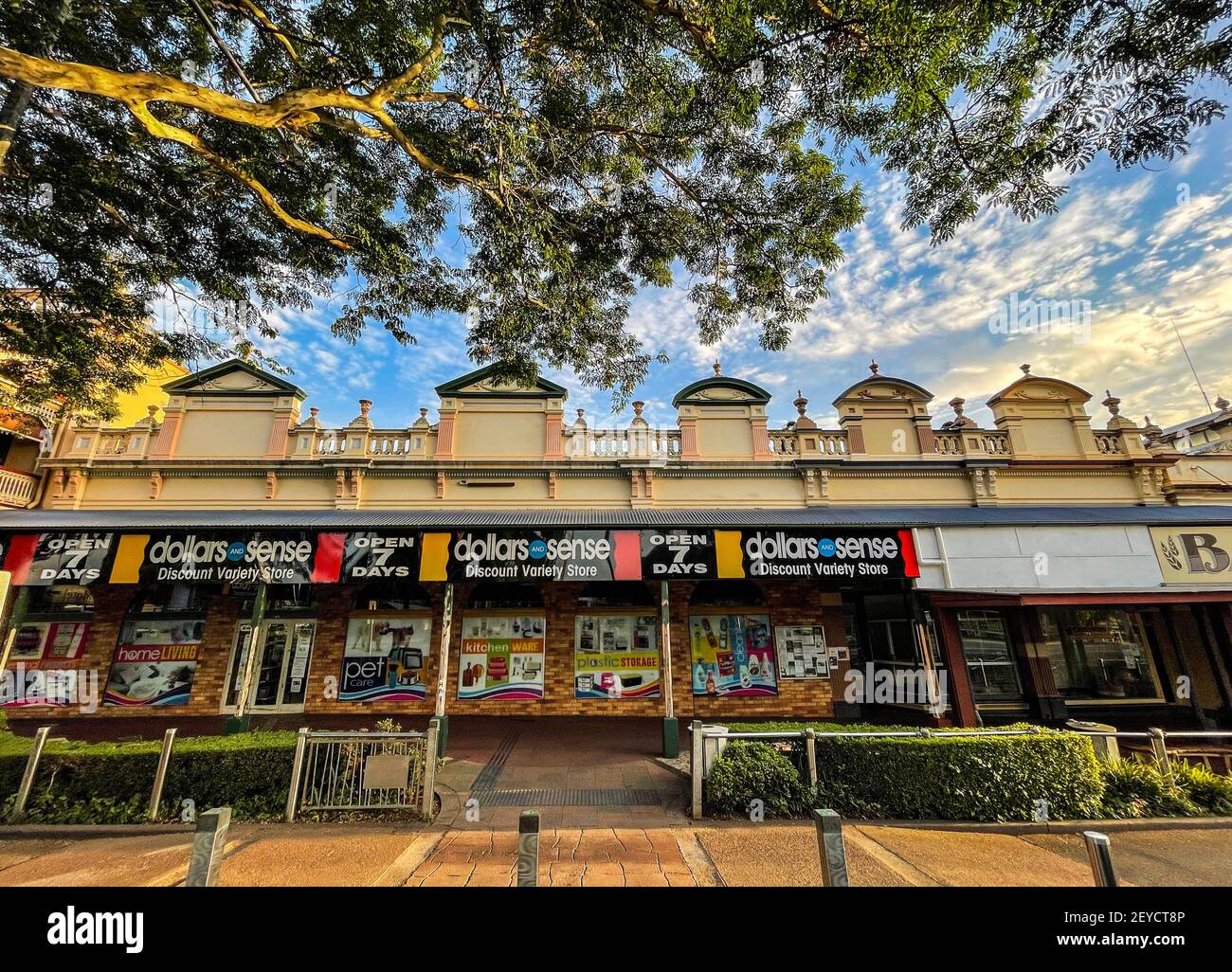 Two storey rendered brick building hi-res stock photography and images ...