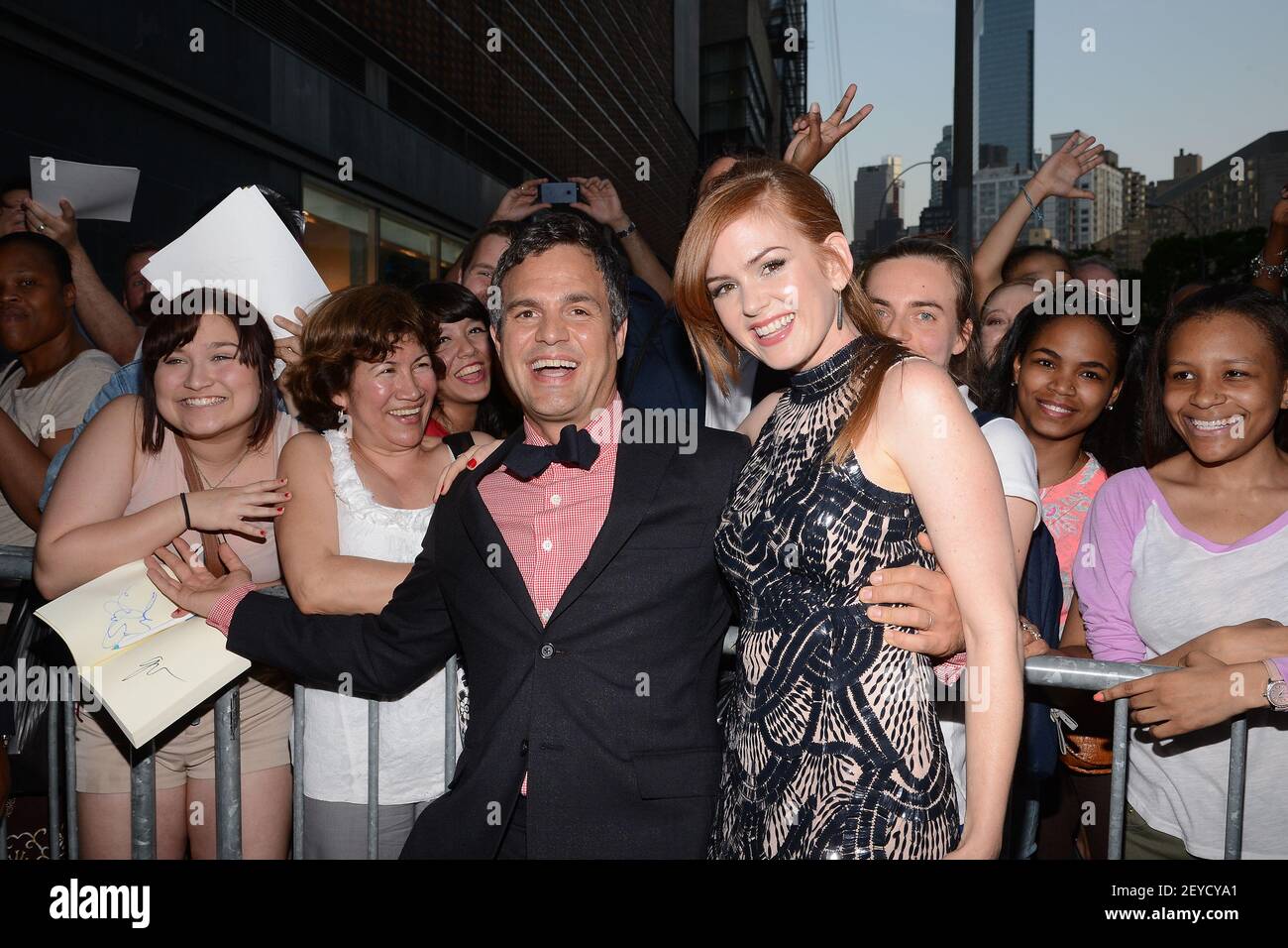 (L-R) Actors Mark Ruffalo and Isla Fisher attend "Now You See Me" New ...