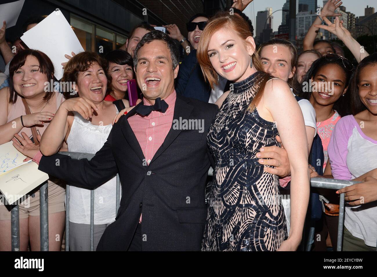 (L-R) Actors Mark Ruffalo and Isla Fisher attend "Now You See Me" New ...