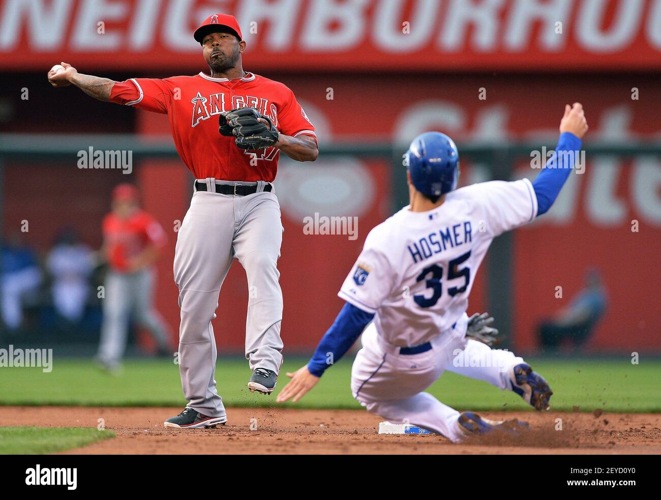 Los Angeles Angels second baseman Howie Kendrick forces out the Kansas ...