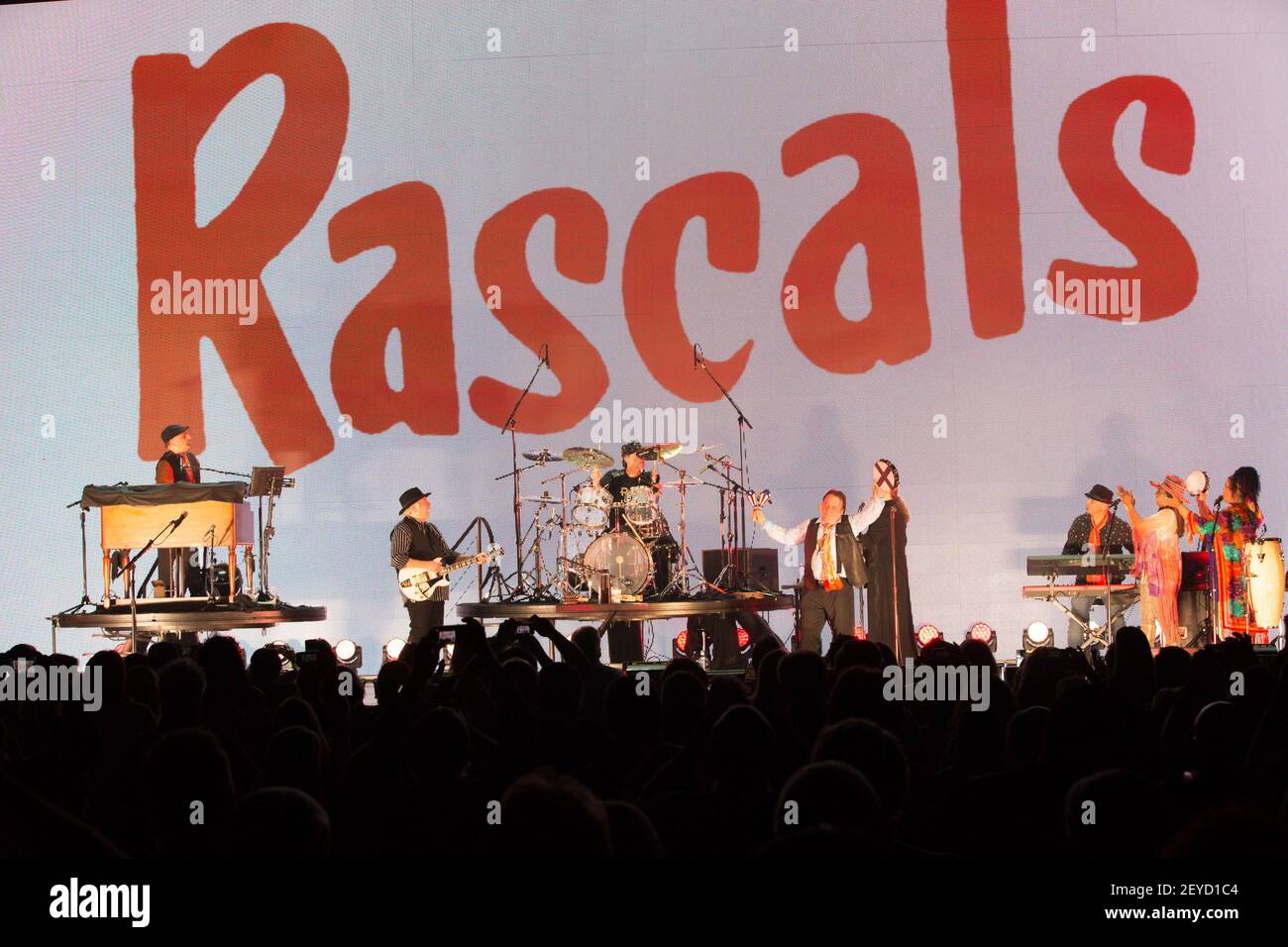 Gene Cornish, Felix Cavaliere, Dino Danelli and Eddie Brigati performs ...