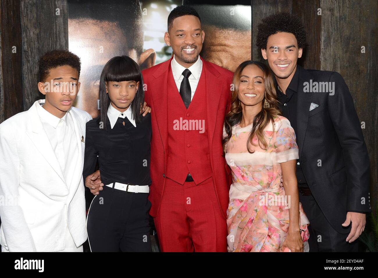 (L-R) Jaden Smith, Willow Smith, Will Smith, Jada Pinkett Smith and ...