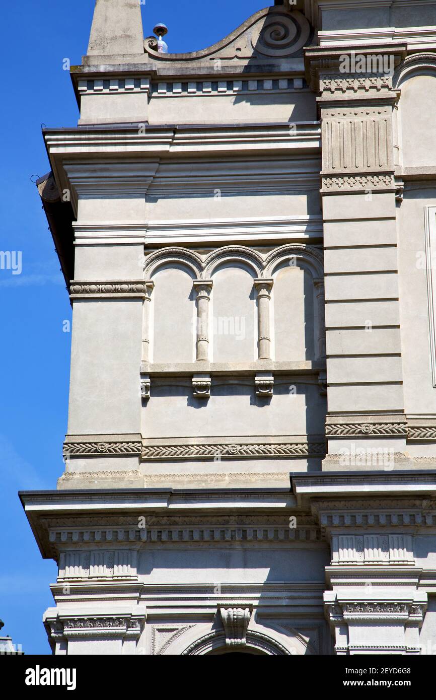 Varese castronno old wall church column blue sky Stock Photo - Alamy
