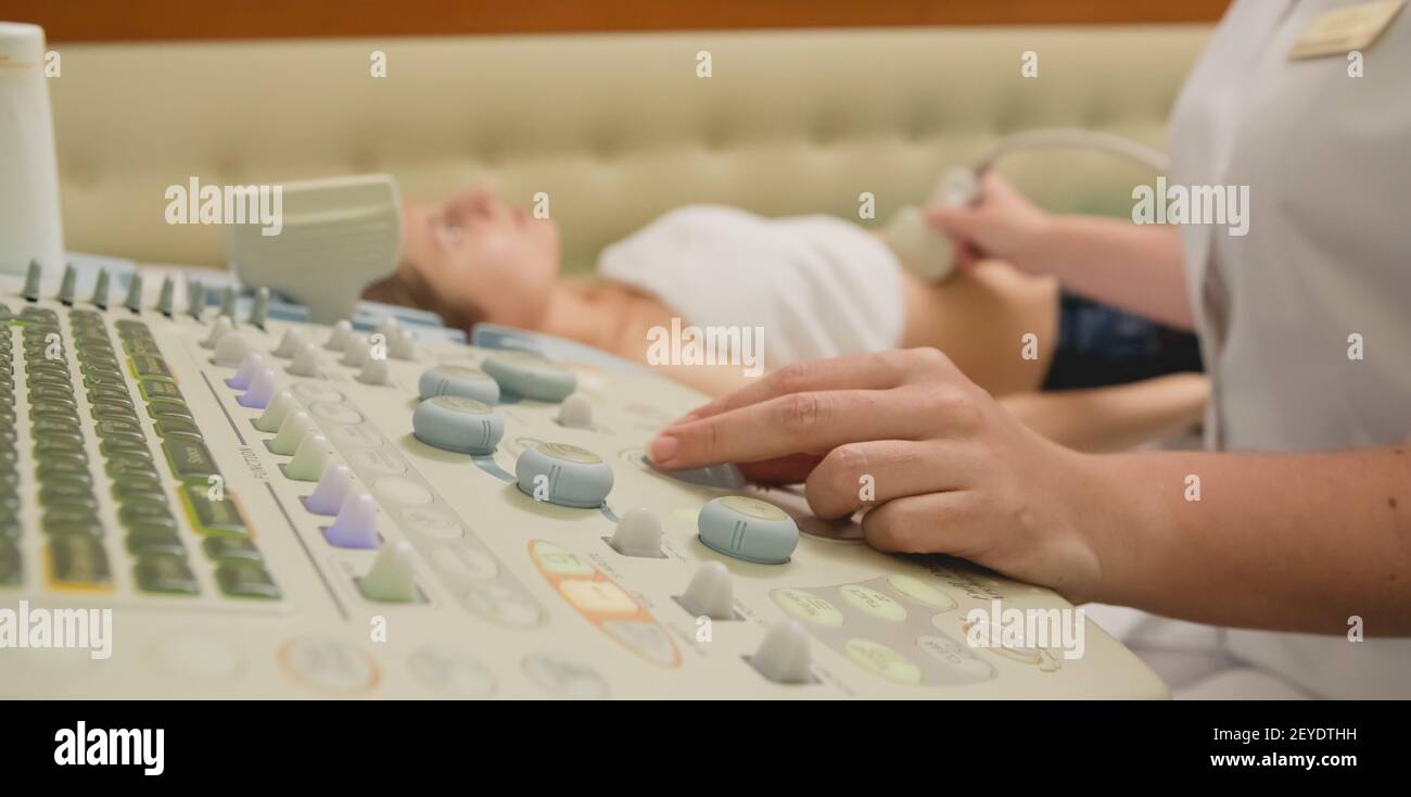 Ultrasound imaging of the abdomen Stock Photo - Alamy