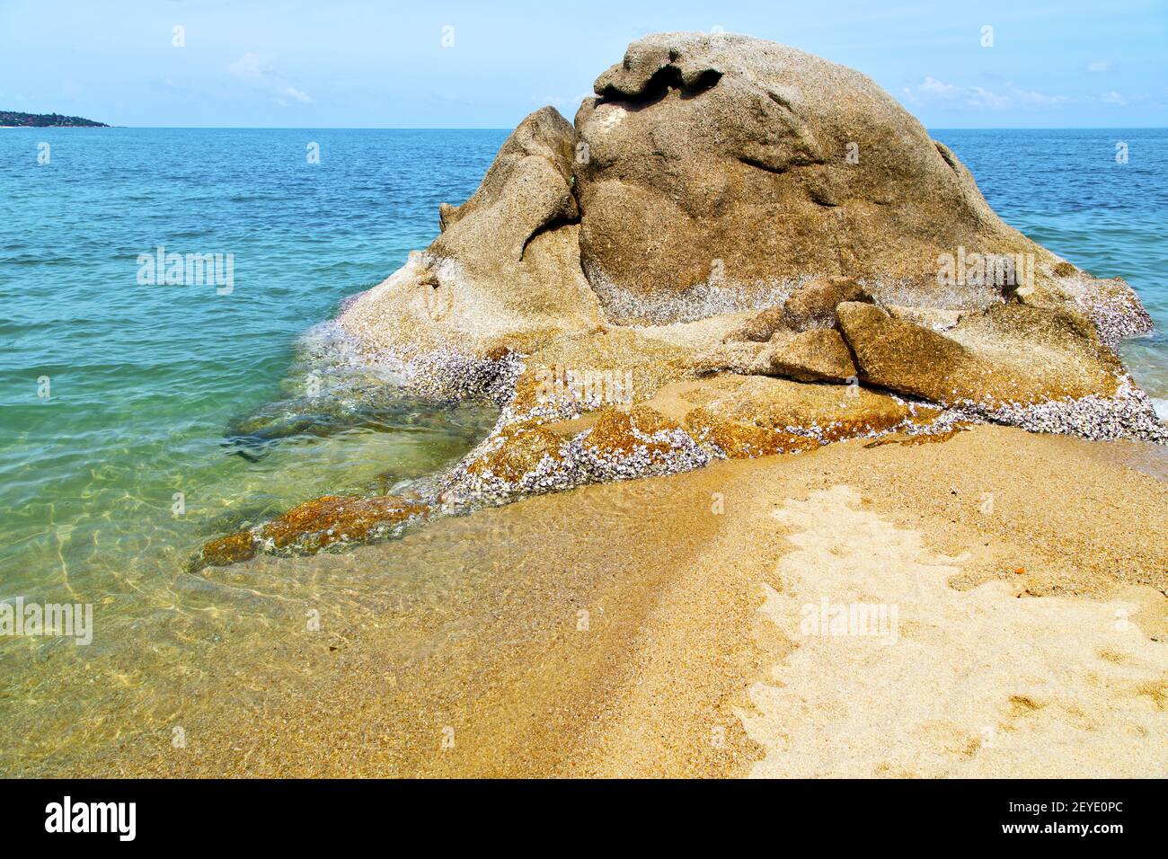 Beach rocks in thailand and south china sea kho samui Stock Photo - Alamy