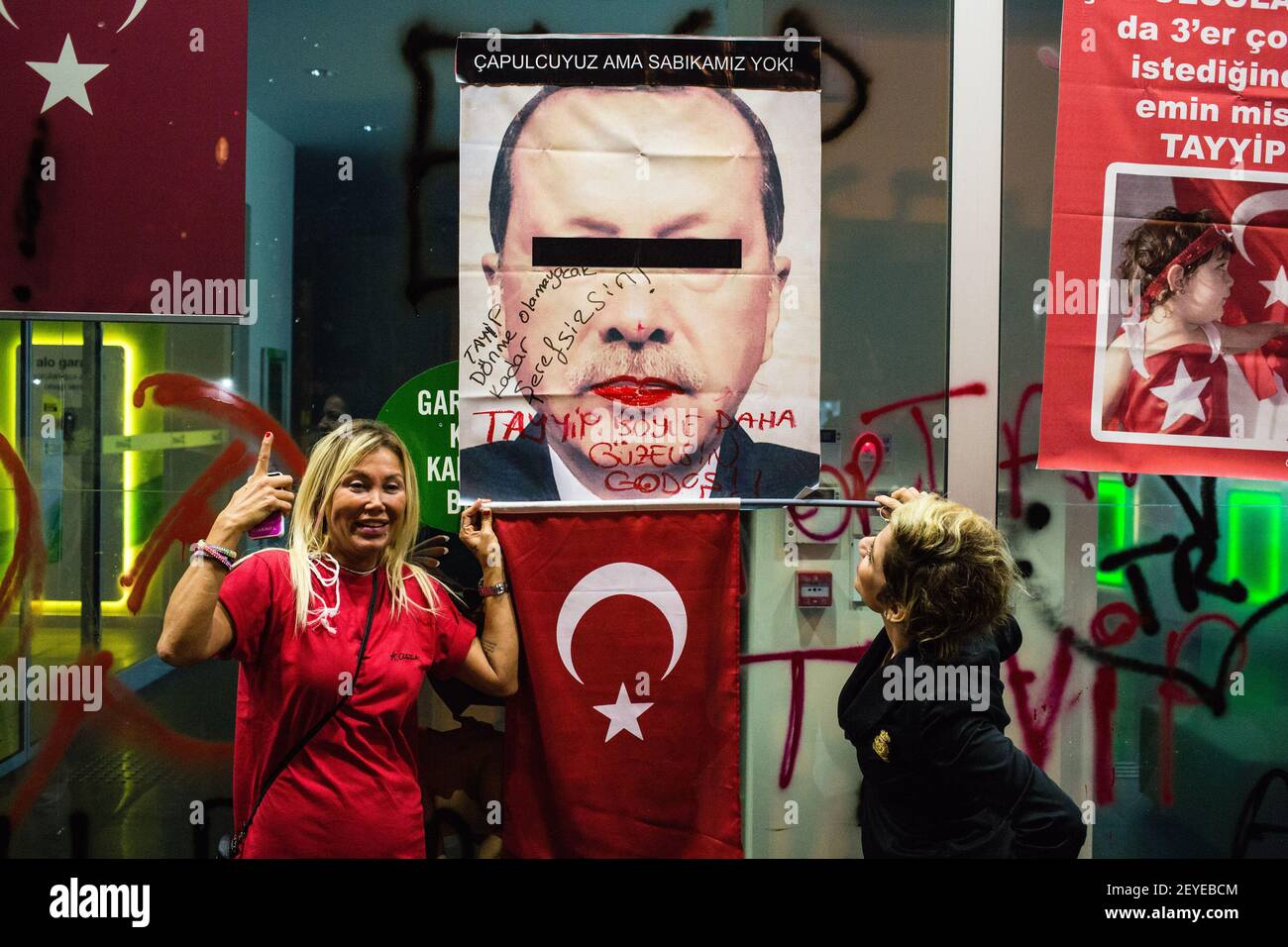 On Taksim square - Occupation on Taksim square and inside Gezi park ...