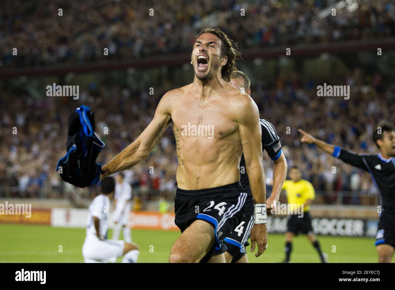 Alan Gordon celebrates the victory goal for San Jose Earthquakes during ...