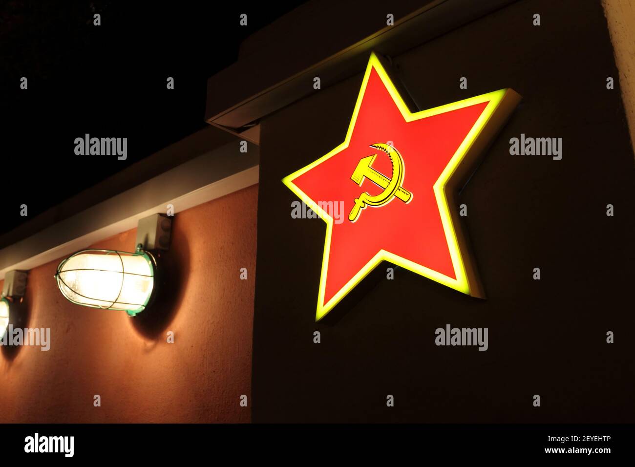 Details of soviet union red star on the wall Stock Photo - Alamy