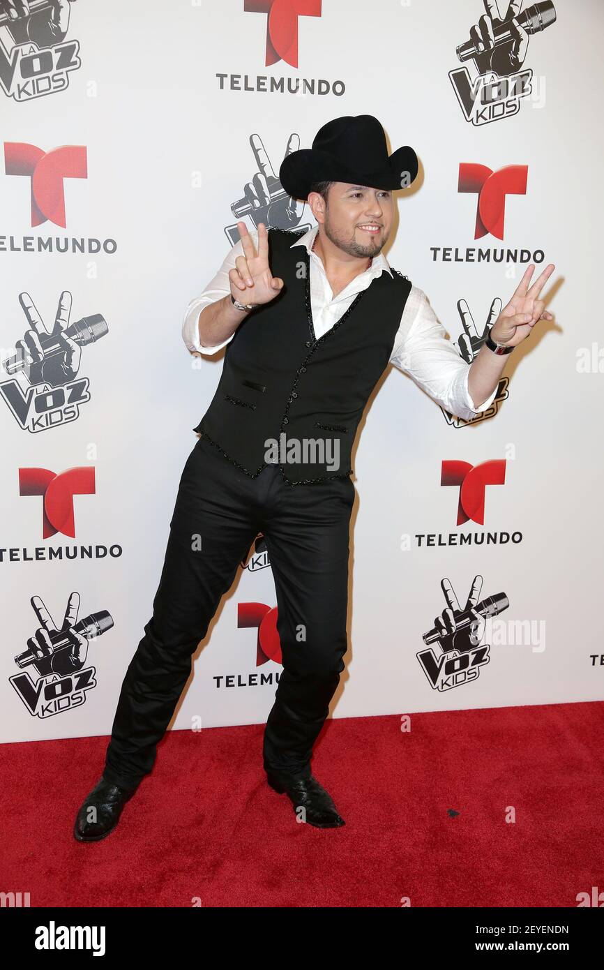 Roberto Tapia attends the red carpet for Telemundo's "La Voz Kids ...