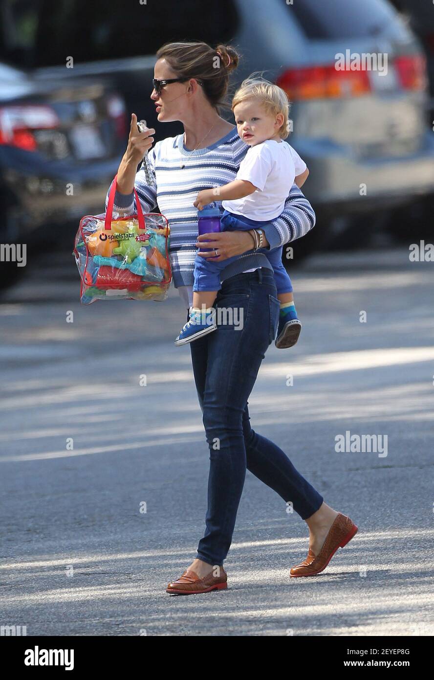 Jennifer Garner Kids 2013 Jennifer Garner Takes Her Three Kids Violet,