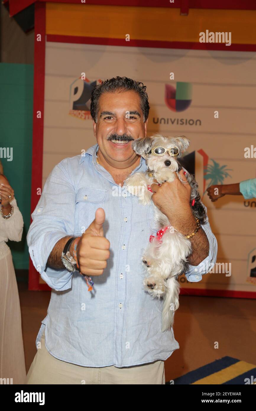 Fernando Fiore arrives at The 2013 Premios Juventud awards at the Bank ...