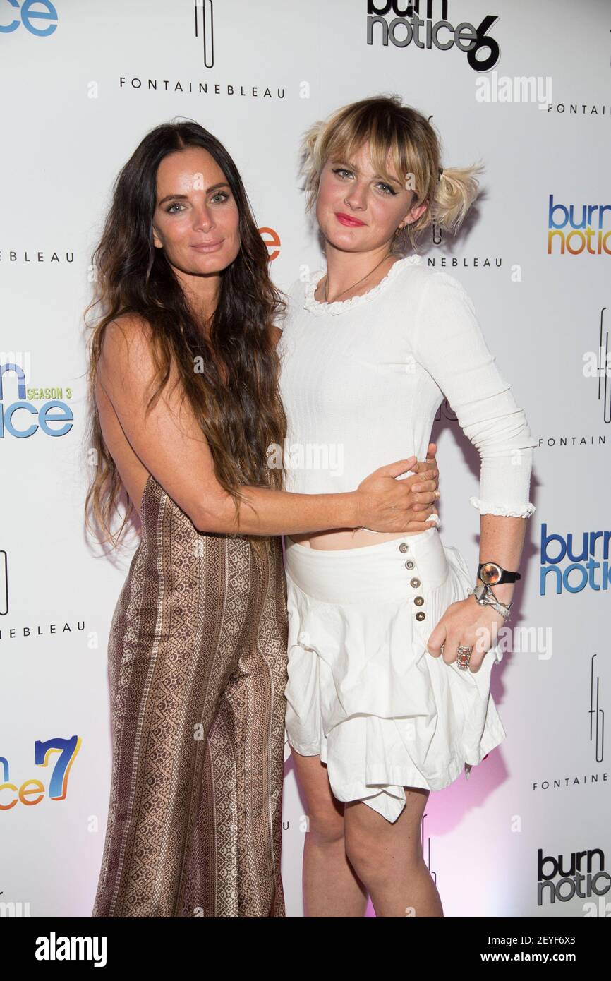 Gabrielle and Willow Anwar Attends LIV at the Fontainebleau Hotel for ...