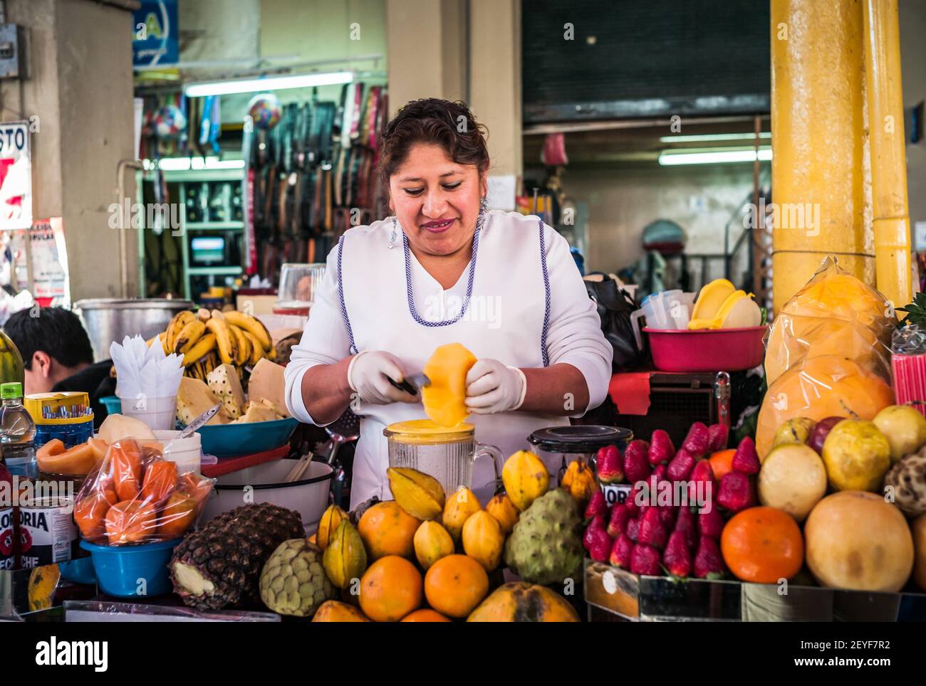 Peru fruit market hi-res stock photography and images - Alamy