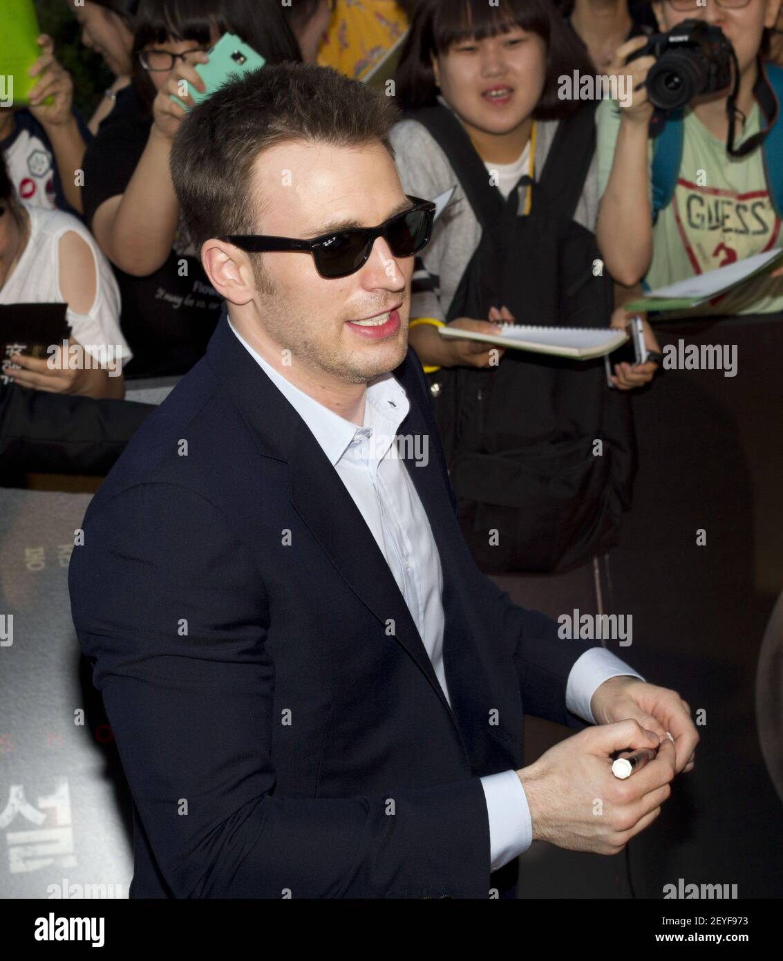 29 July 2013 - Seoul, South Korea : Actor Chris Evans, arrive red ...