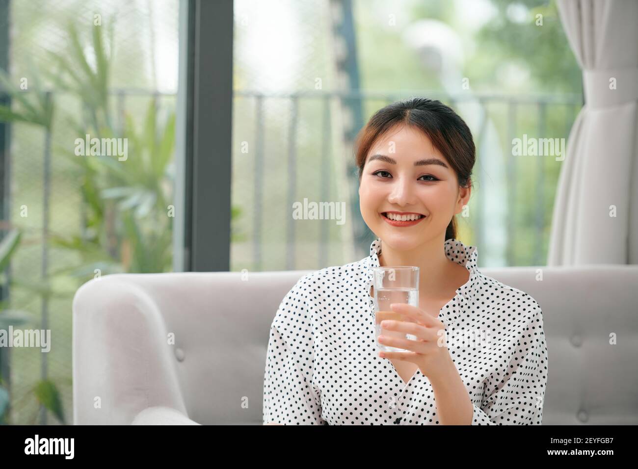 Chinese woman clean drinking water hi-res stock photography and images ...