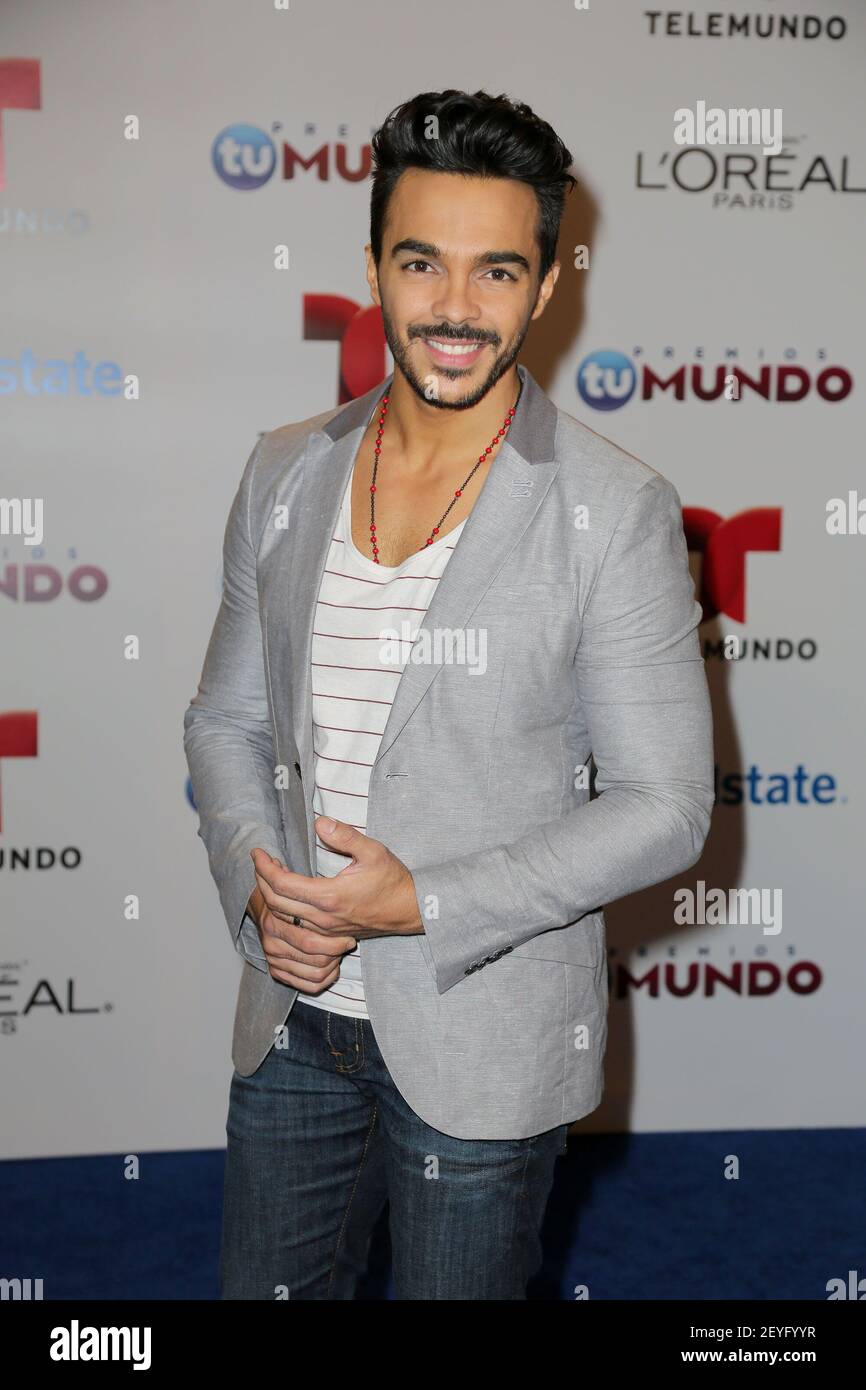 Shalim Ortiz poses backstage at Telemundo's Premios Tu Mundo Awards at ...