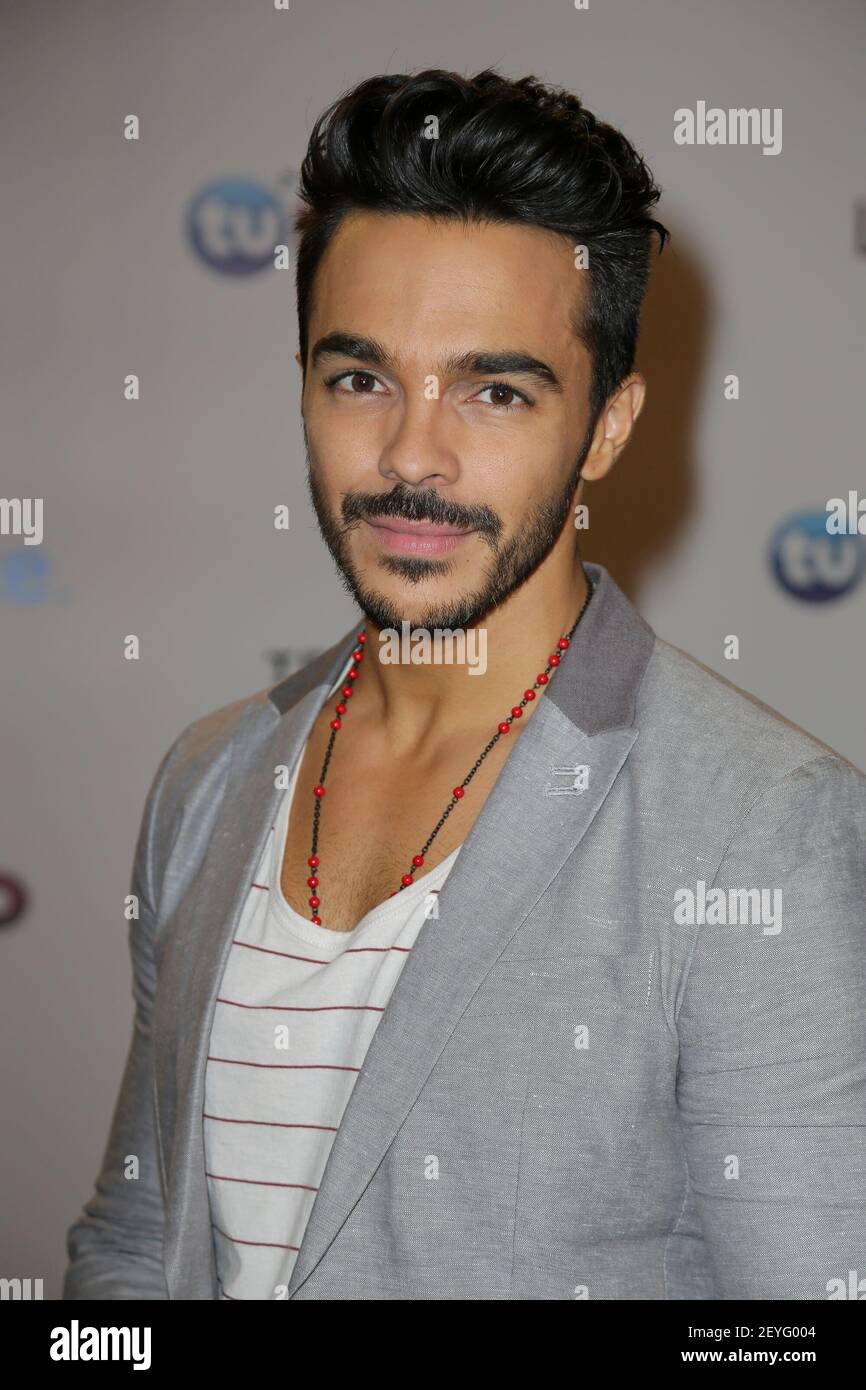 Shalim Ortiz poses backstage at Telemundo's Premios Tu Mundo Awards at ...