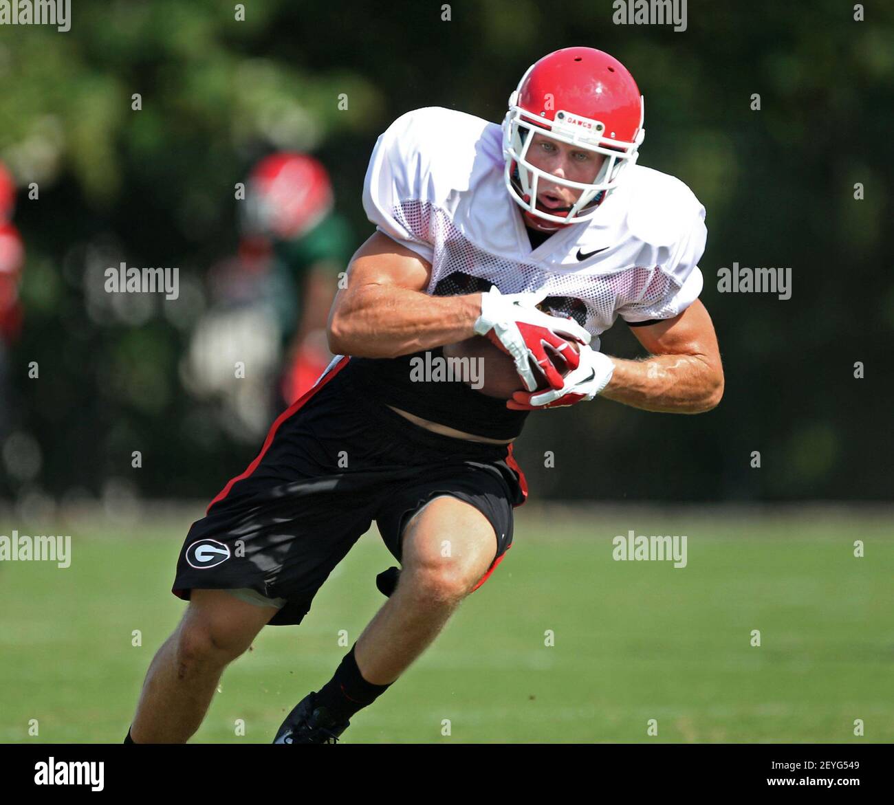 Georgia split end Michael Bennett (82) runs after a catch during ...