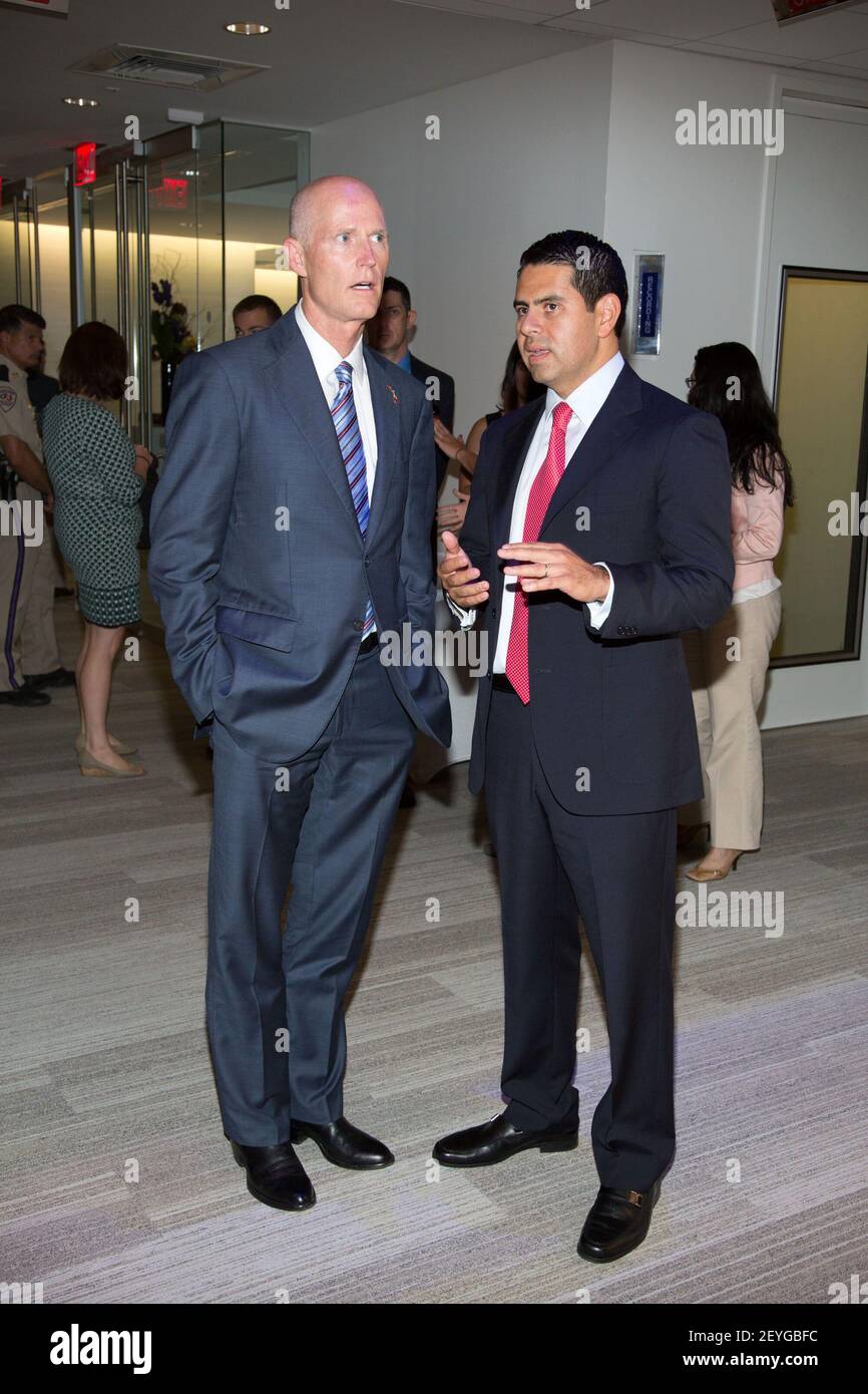 Governor of Florida Rick Scott and Cesar Conde attends Fusion ...