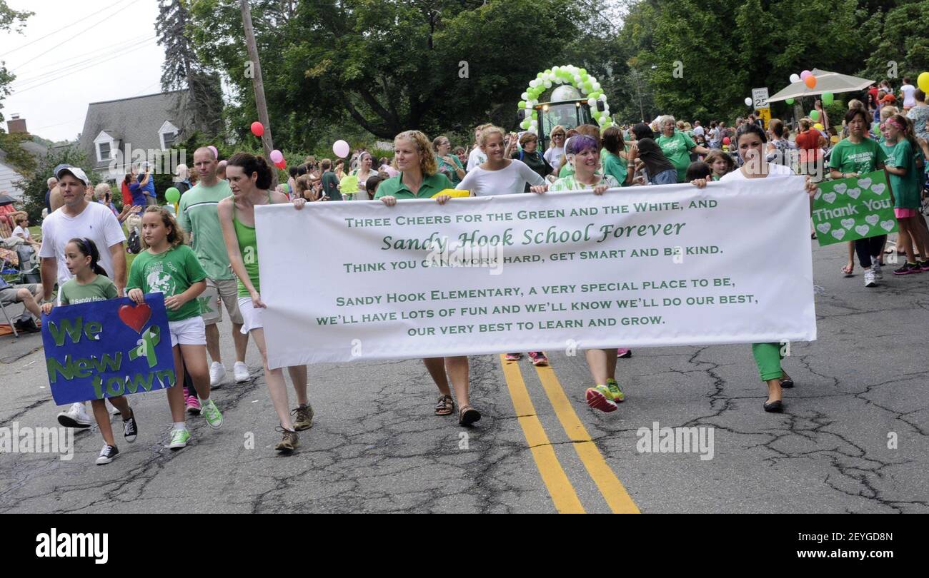 The Sandy Hook Elementary School received applause a throughout the ...
