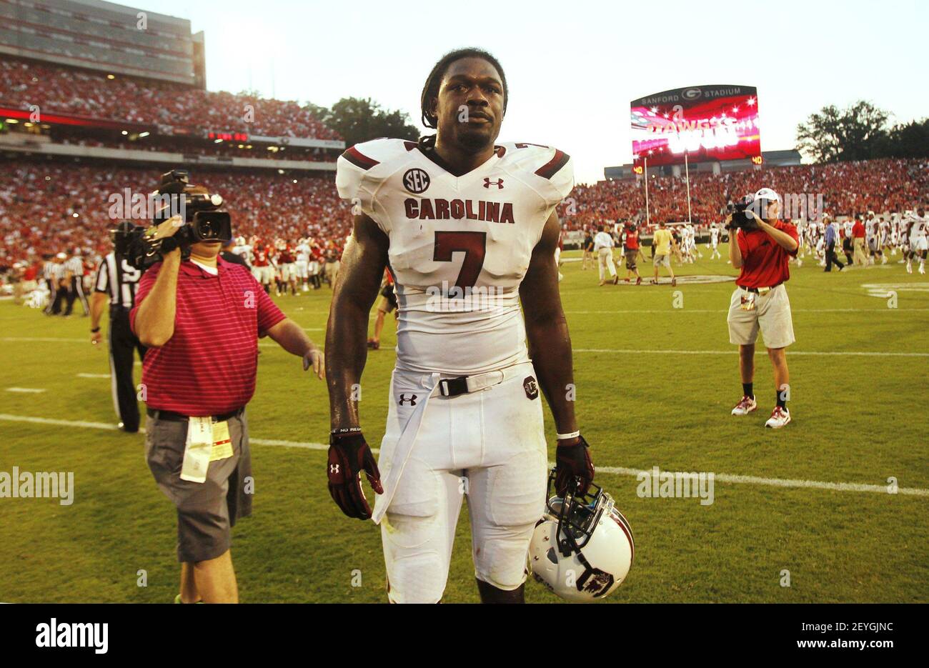 South Carolina defensive end Jadeveon Clowney (7) walks off the field ...