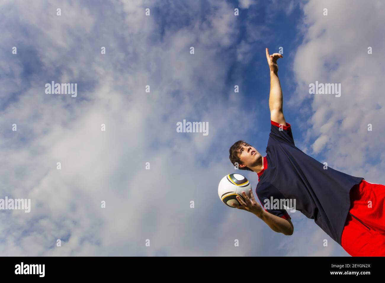 Soccer player head kick hi-res stock photography and images - Alamy