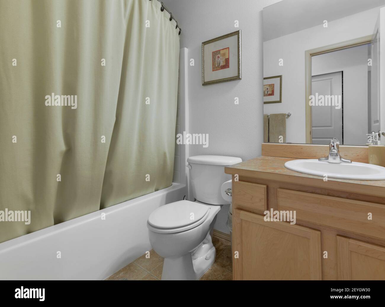 Modern residential bathroom interior Stock Photo - Alamy