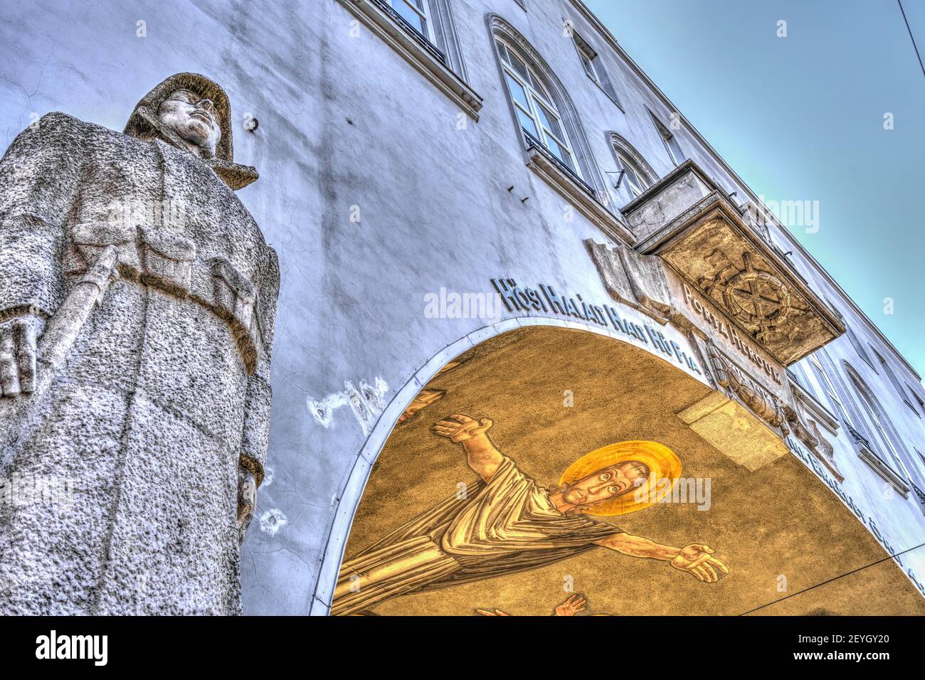 Fascist style architecture hi-res stock photography and images - Alamy