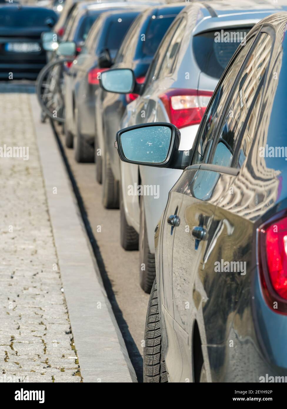 Parallel parked hi-res stock photography and images - Alamy