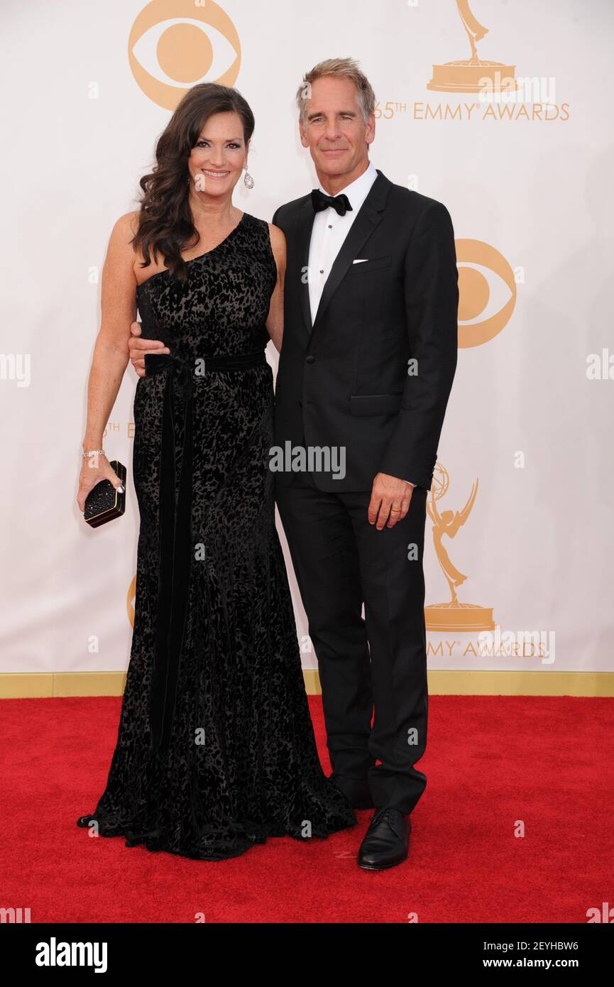 L-R Chelsea Field, Scott Bakula arrive to the 64th Primetime Emmy ...