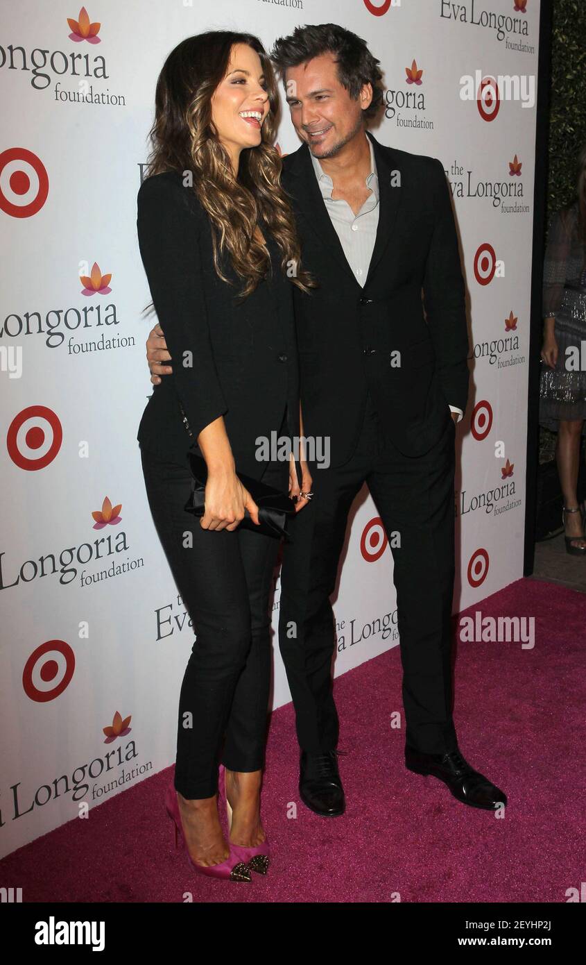 Eva longoria and kate beckinsale hi-res stock photography and images ...