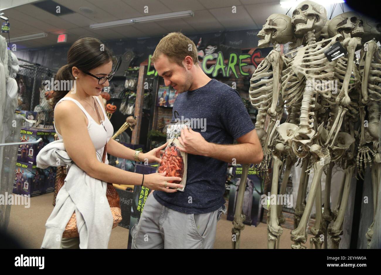 Jessika Jaramillo, left, and Jordan Santiago, of Hollywood, shop for ...