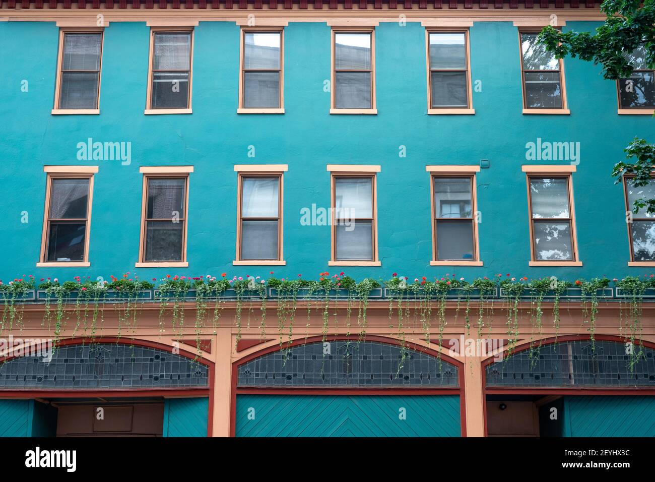 A bright blue building facade Stock Photo - Alamy